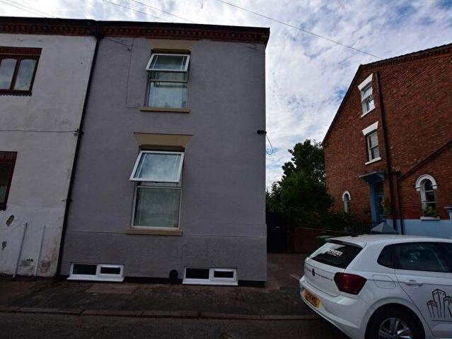 2 Bedroom Flat To Rent In Beech Avenue, Nottingham, NG7