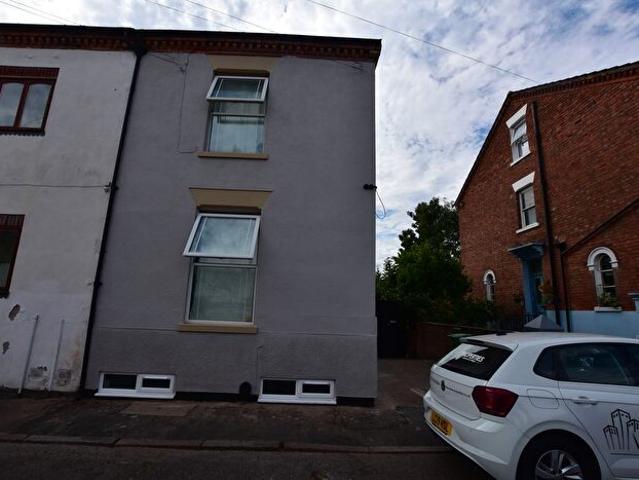 2 Bedroom Flat To Rent In Beech Avenue, Nottingham, NG7