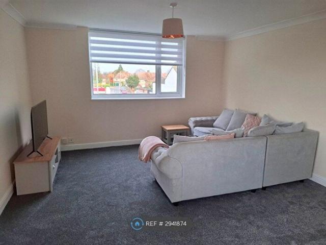 2 Bedroom Flat To Rent In Bishops Walk, Aylesbury, HP21