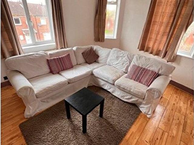 2 Bedroom Flat To Rent In Bobbers Mill Road, Nottingham, NG7