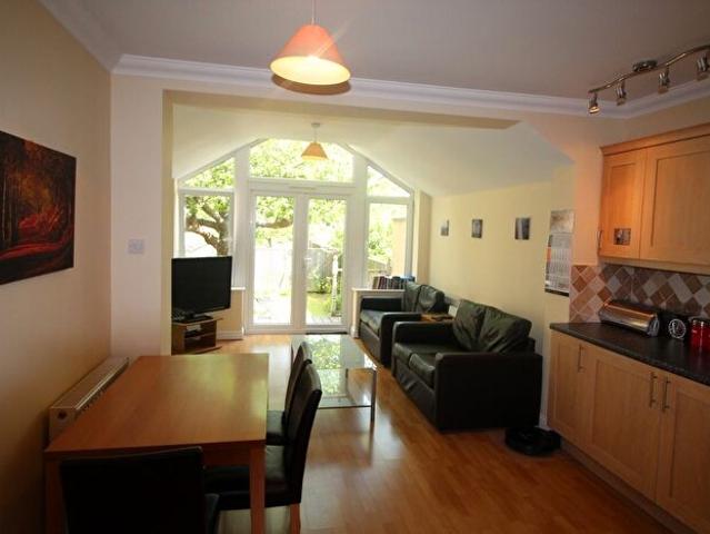 2 Bedroom Flat To Rent In Botley Road, Oxford, OX2