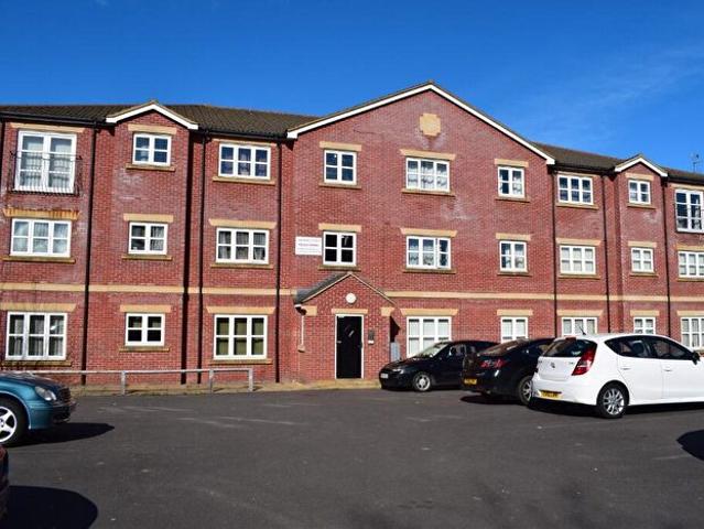 2 Bedroom Flat To Rent In Braunston Close, Northampton, NN4