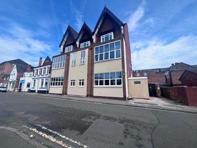 2 Bedroom Flat To Rent In Brennan Place, Long Eaton, NG10