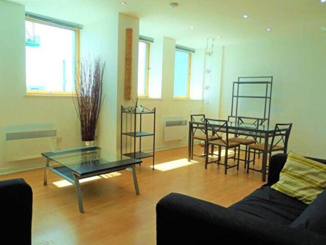 2 Bedroom Flat To Rent In Bright Two Double Bed, Bothwell St, G2
