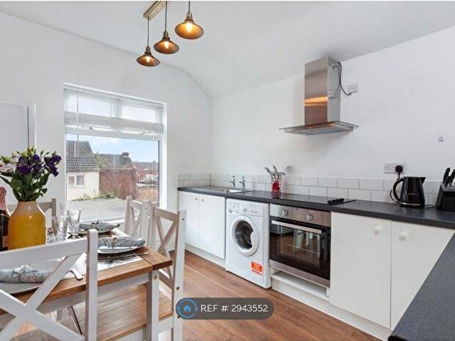 2 Bedroom Flat To Rent In Broadway, Kettering, NN15