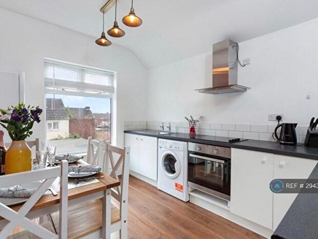 2 Bedroom Flat To Rent In Broadway, Kettering, NN15