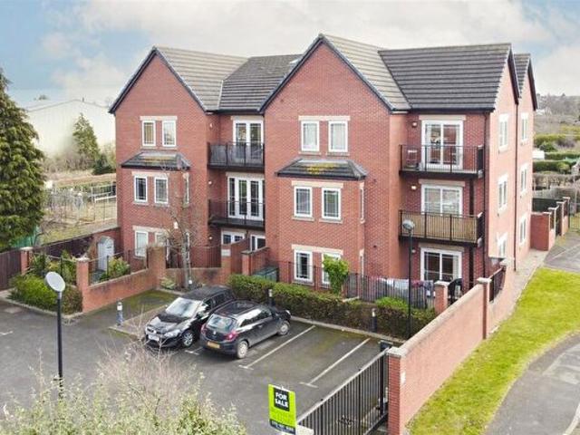 2 Bedroom Flat To Rent In Bruce Drive, West Bridgford, Nottingham, Nottinghamshire, NG2