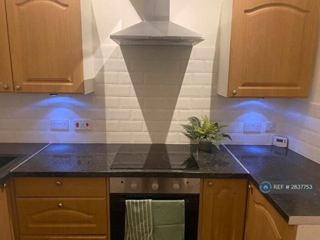 2 Bedroom Flat To Rent In Calder Street, Glasgow, G42