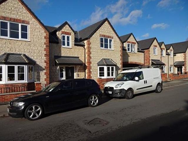 2 Bedroom Flat To Rent In Campion Court, Westfield Terrace, NN10