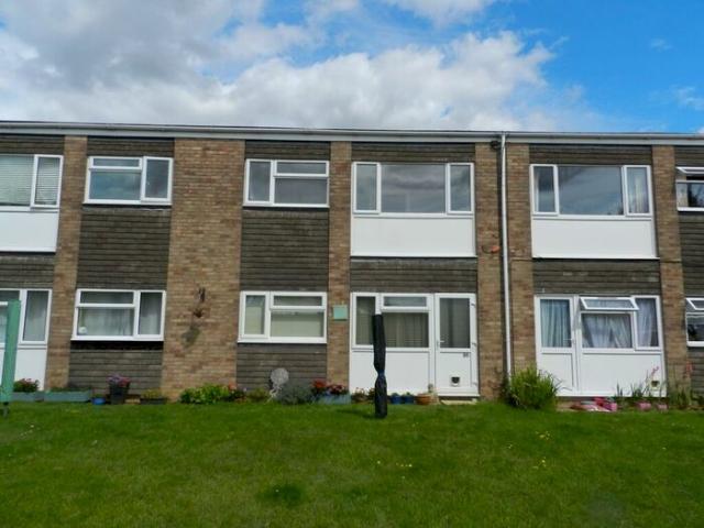 2 Bedroom Flat To Rent In Castle Avenue, Northampton, Northamptonshire, NN5