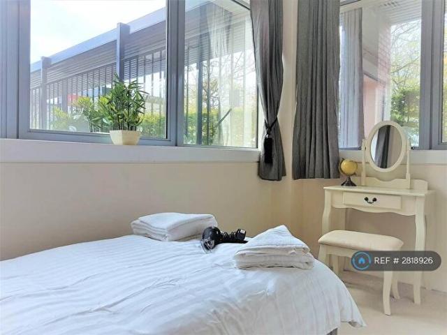 2 Bedroom Flat To Rent In Charter House, Milton Keynes, MK9