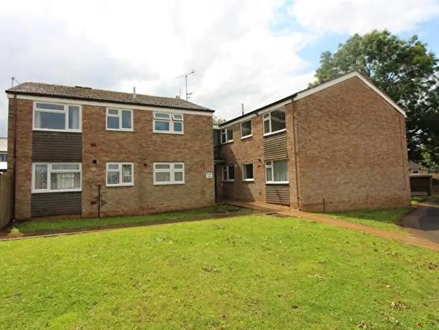 2 Bedroom Flat To Rent In Cherwell Banks, Kings Sutton, OX17