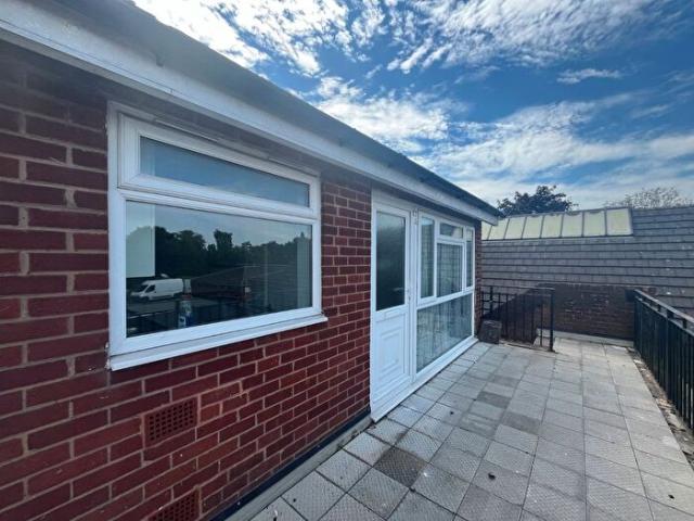 2 Bedroom Flat To Rent In Cheswick Way, Cheswick Green, Solihull, West Midlands, B90