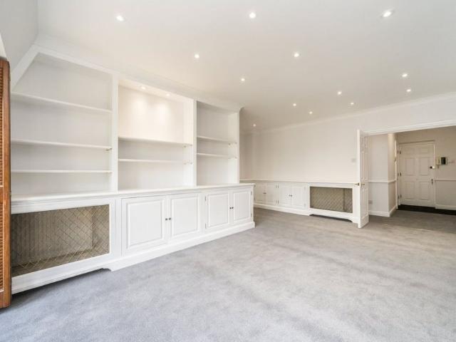 2 bedroom Flat to rent in Clarendon Court, Eastbury Avenue, Norwood, HA6