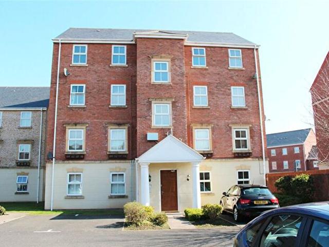 2 Bedroom Flat To Rent In Clarks Lane, Shirley, Solihull, West Midlands, B90
