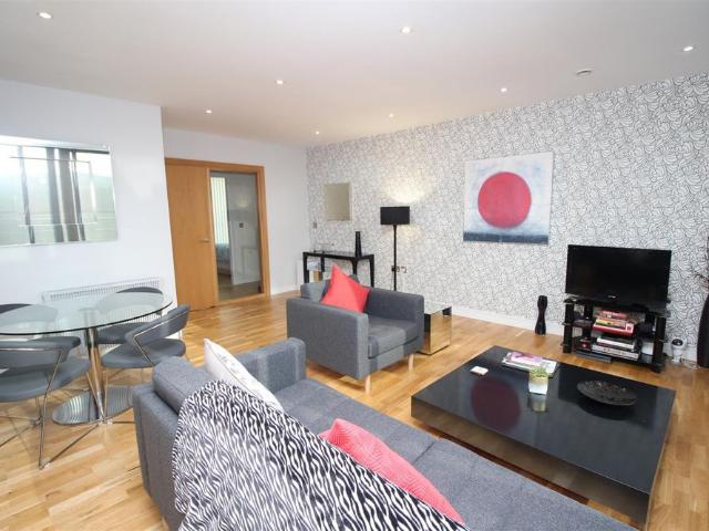2 bedroom Flat to rent in Clavering Place, Newcastle Upon Tyne, NE1