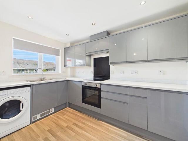 2 Bedroom Flat To Rent In Coach House Court, Loughborough, LE11