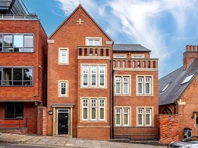 2 Bedroom Flat To Rent In College Street, Nottingham, NG1