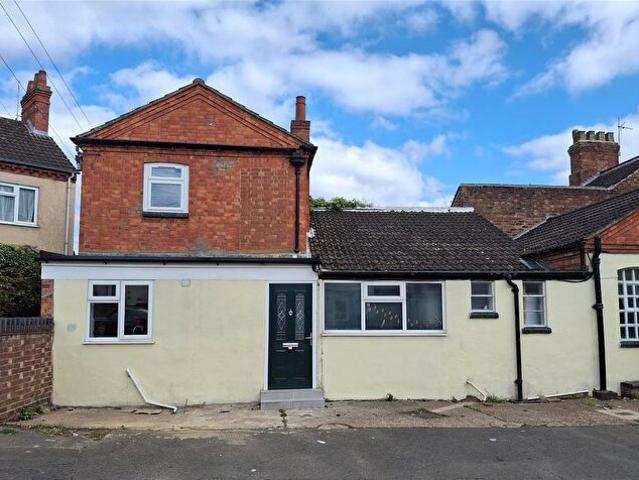 2 Bedroom Flat To Rent In College Street, Wellingborough, NN8