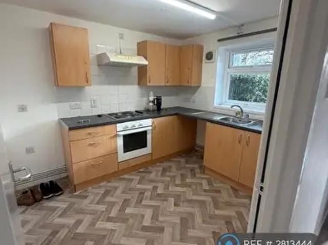2 Bedroom Flat To Rent In Corn Bar, Witney, OX28