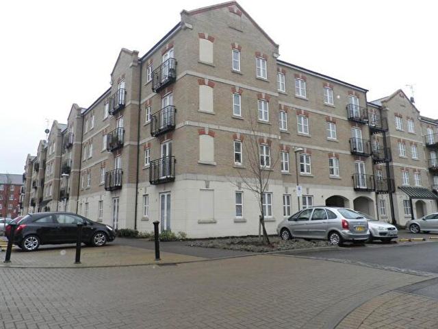 2 Bedroom Flat To Rent In Coxhill Way, Aylesbury, HP21