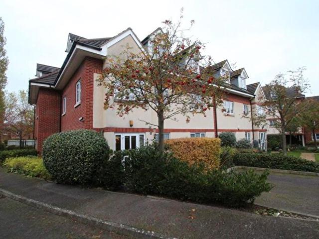 2 Bedroom Flat To Rent In Coy Court, Aylesbury, HP20