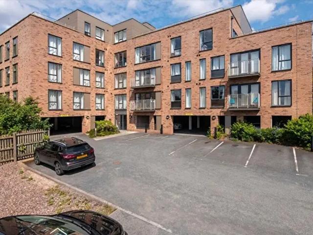2 Bedroom Flat To Rent In Cranmer Street, Nottingham, NG3