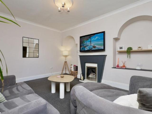 2 bedroom Flat to rent in Croxdale Terrace, Pelaw Gateshead NE10
