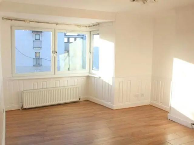 2 Bedroom Flat To Rent In Dunglass Avenue, East Kilbride, South Lanarkshire, G74