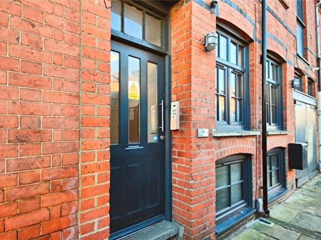2 Bedroom Flat To Rent In Dunster Street, Northampton, Northamptonshire, NN1