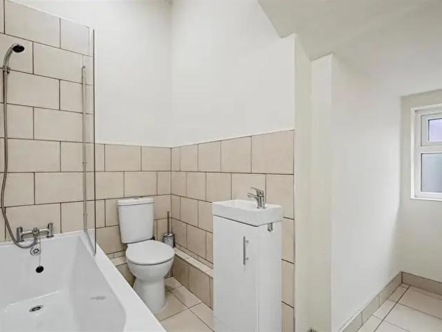 2 Bedroom Flat To Rent In Derby Road, Long Eaton, Nottingham, NG10