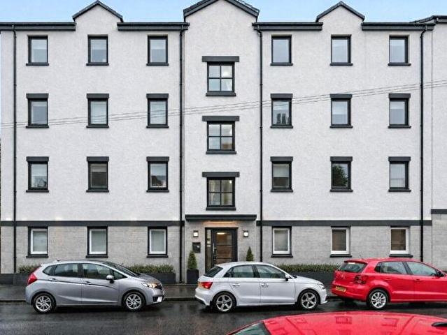 2 Bedroom Flat To Rent In Douglas Street, Stirling Town, Stirling, FK8