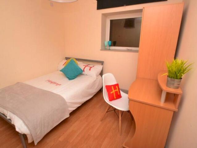 2 Bedroom Flat To Rent In Exeter Road, Nottingham, NG7