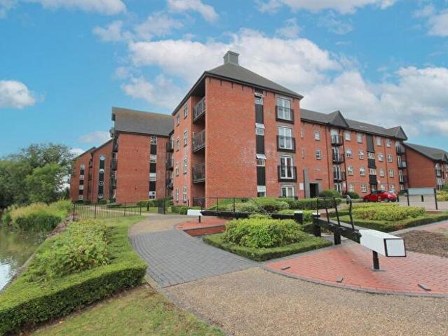 2 Bedroom Flat To Rent In East Dock, The Wharf, LU7