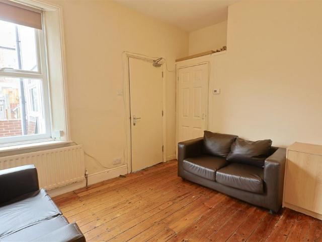 2 bedroom Flat to rent in Eighth Avenue, Heaton, Newcastle Upon Tyne NE6