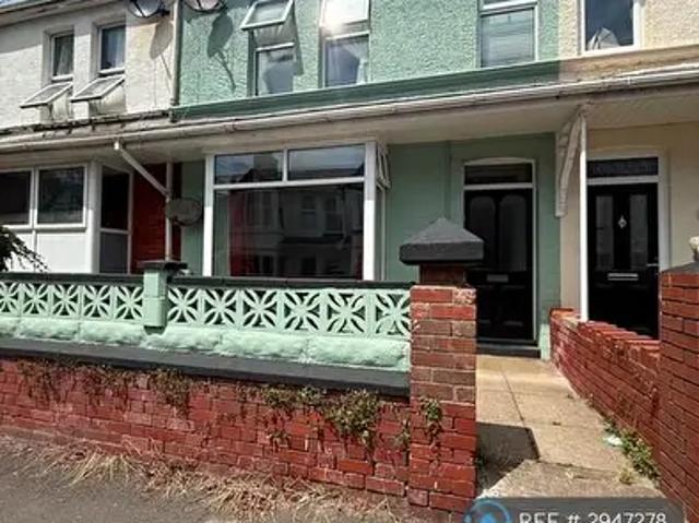 2 Bedroom Flat To Rent In Fenton Place, Porthcawl, CF36