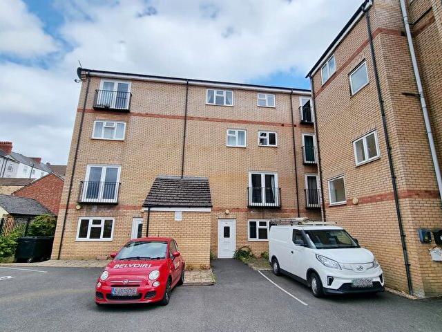 2 Bedroom Flat To Rent In Fields View, Wellingborough, NN8