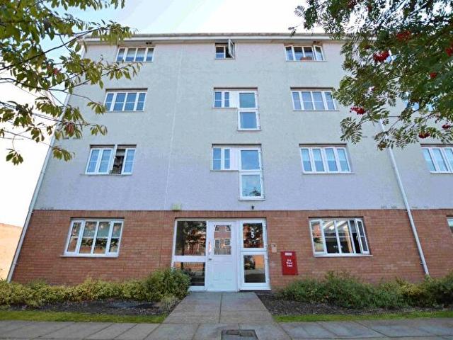 2 Bedroom Flat To Rent In Glenmore Place, Toryglen, Glasgow, G42