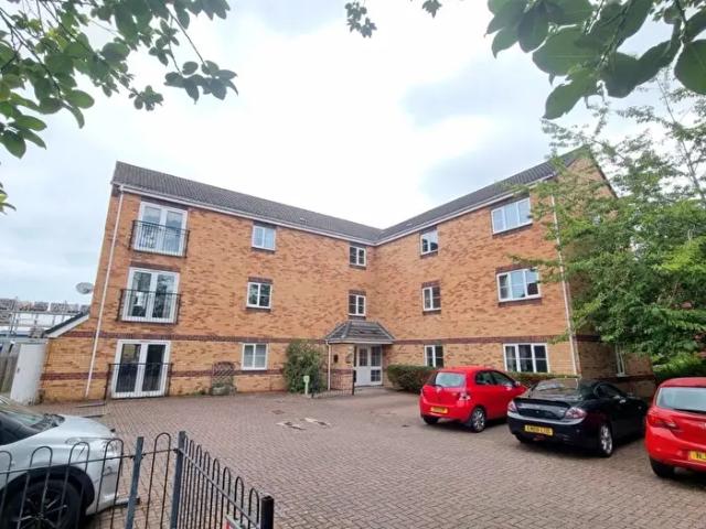 2 Bedroom Flat To Rent In Goods Yard Close, Loughborough, LE11