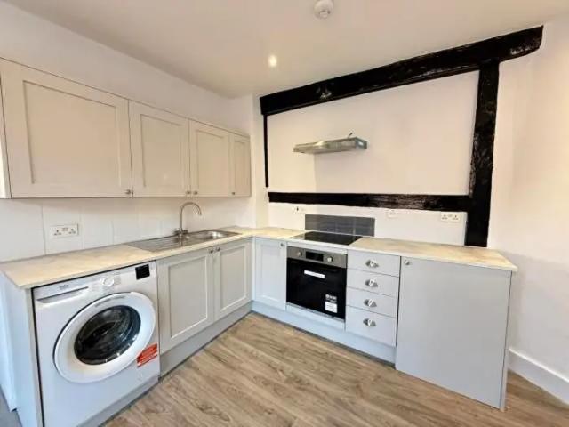 2 Bedroom Flat To Rent In Golden Cross, Oxford, OX1