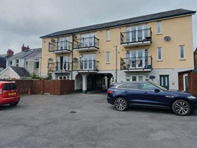 2 Bedroom Flat To Rent In Golygfa Tywi, Priory Street, Carmarthen, SA31