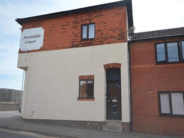 2 Bedroom Flat To Rent In Grove Road, Thrapston, NN14