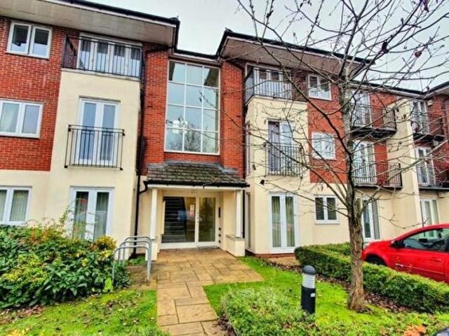 2 Bedroom Flat To Rent In Haslucks Green Road, Shirley, Solihull, West Midlands, B90