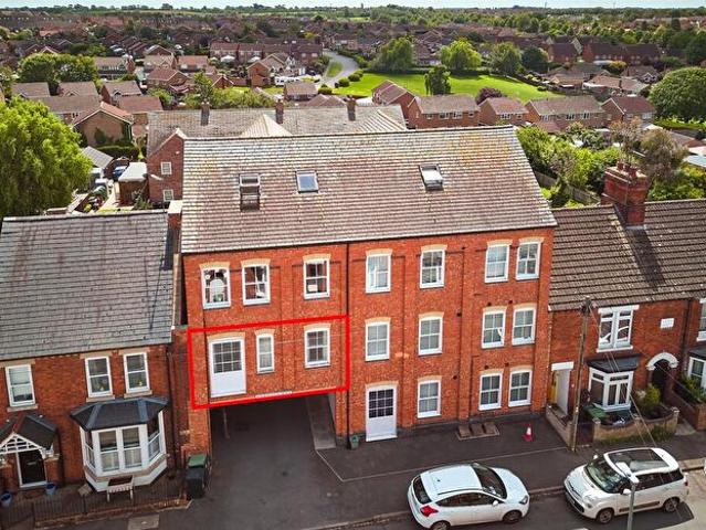 2 Bedroom Flat To Rent In Harborough Place, Rushden, NN10