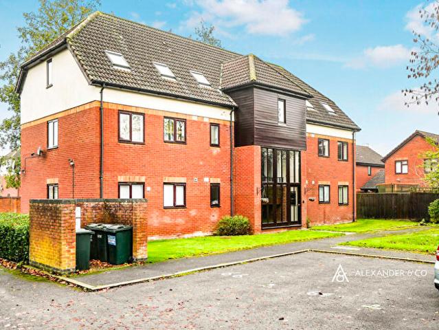2 Bedroom Flat To Rent In Heron Drive, Bicester, Oxfordshire, OX26