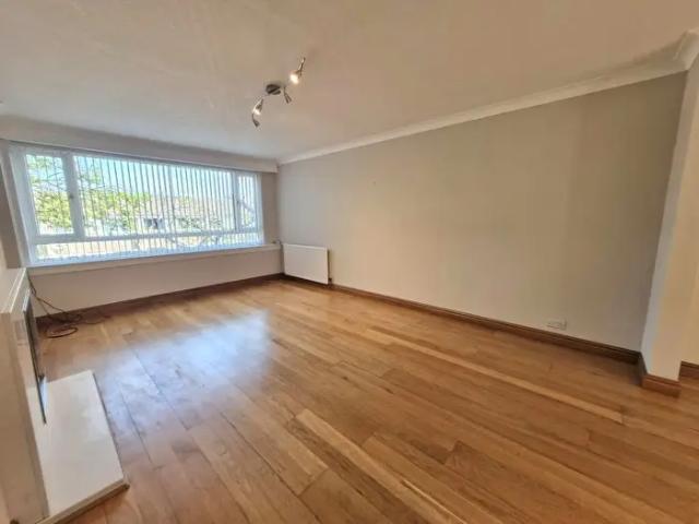2 Bedroom Flat To Rent In Highfield Court, Kelvindale, G12