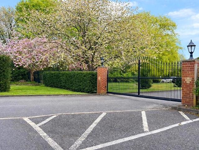 2 Bedroom Flat To Rent In Hine Hall, Mapperley, Nottingham, NG3