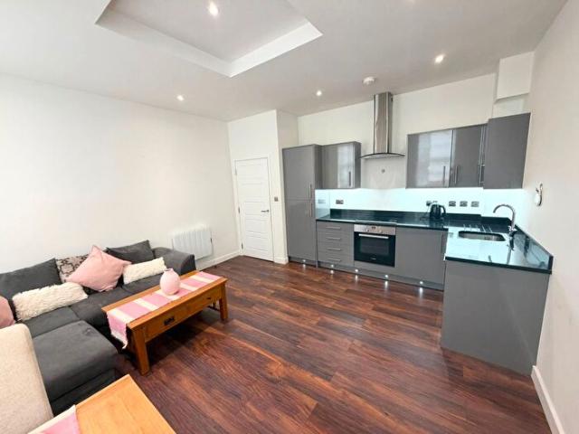 2 Bedroom Flat To Rent In Hounds Gate Court, Nottingham, NG1