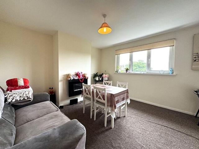 2 Bedroom Flat To Rent In Ilston Way, West Cross, Swansea, SA3