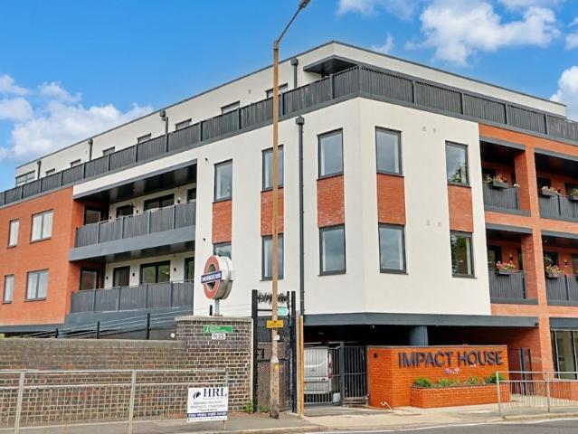 2 Bedroom Flat To Rent in Impact House 181 185 High Road, Chigwell, IG7